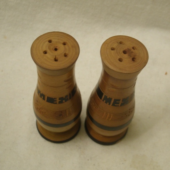 Handmade | Kitchen | Vintage Hand Carved Wood Salt Pepper Shakers ...